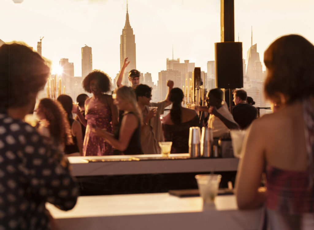 #1 Williamsburg Rooftop Bar (New York) | ART Rooftops